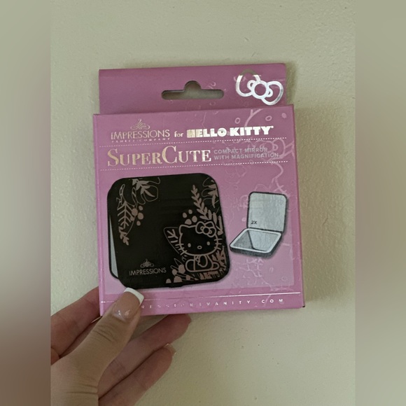 Accessories | Hello Kitty Compact Mirror Light | Poshmark